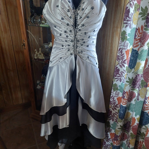 Bella formal | Dresses | Bella Formals Prom Dress | Poshmark